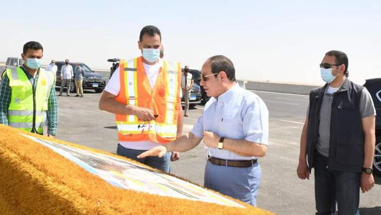 الرئيس عبد الفتاح السيسي يزور المقر الجديد لسوق السيارات على طريق العين