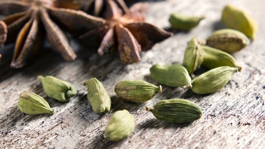 دراسة حديثة.. 10 حبات هيل يوميا تساعد في حرق الدهون...