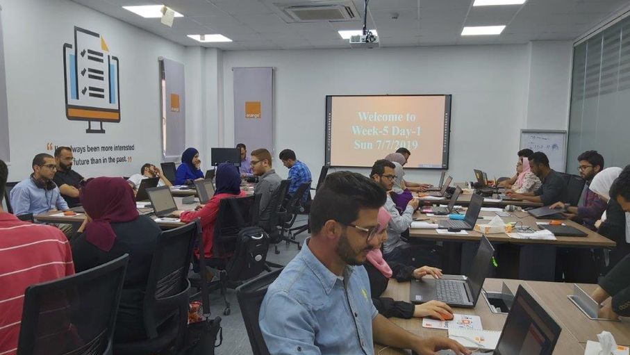 "أكاديمية البرمجة" من Orange نموذج يعزز روح العطاء...