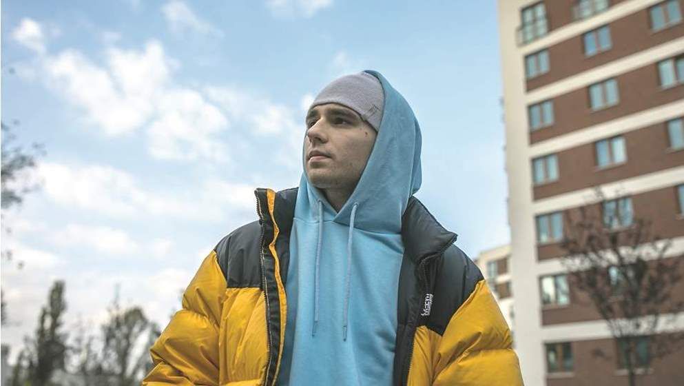 A Polish rapper goes from scandal to superstar...