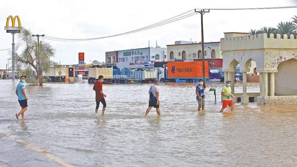 11 dead, widespread flooding as cyclone hits Oman...