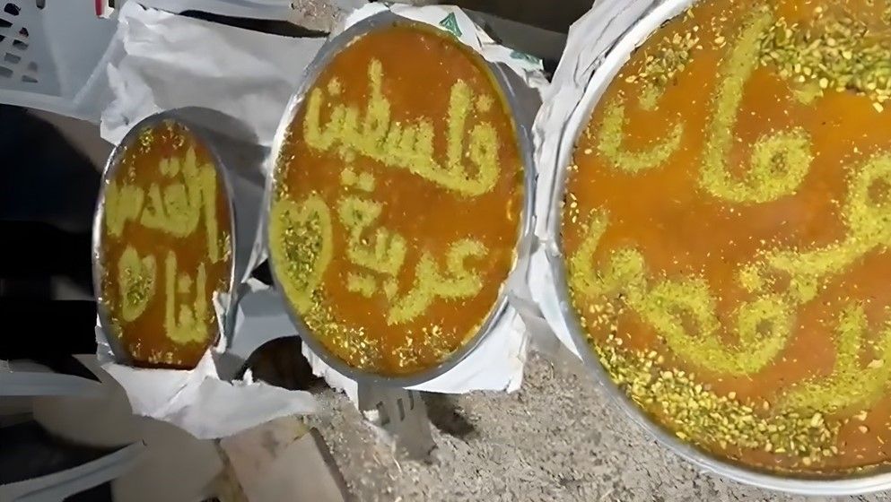 Jordanians distribute Sweets joyfully in celebration of the "A...