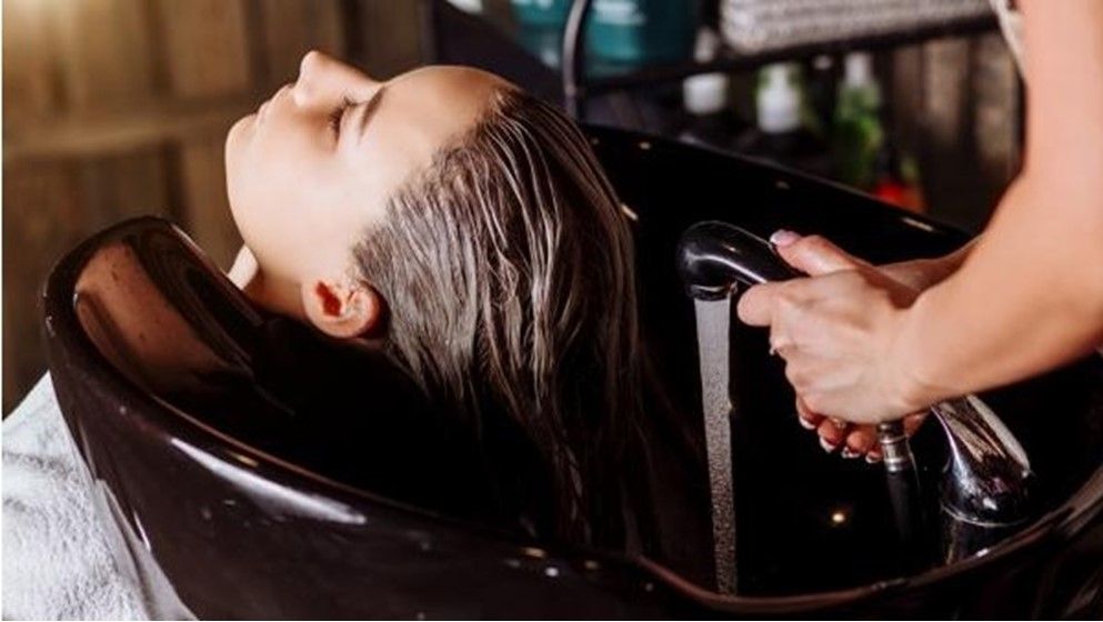 Hair Washing Guide: What Your Scalp Reveals...