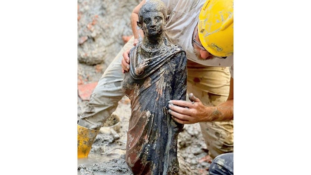 Italy unearths exceptional haul of ancient bronzes...