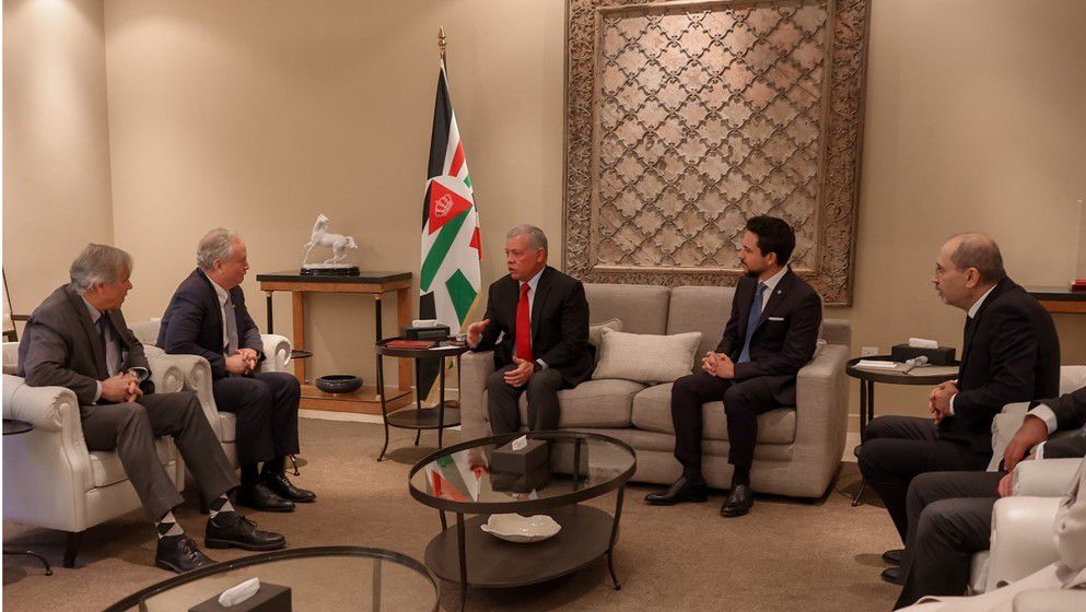 King receives two US senators...