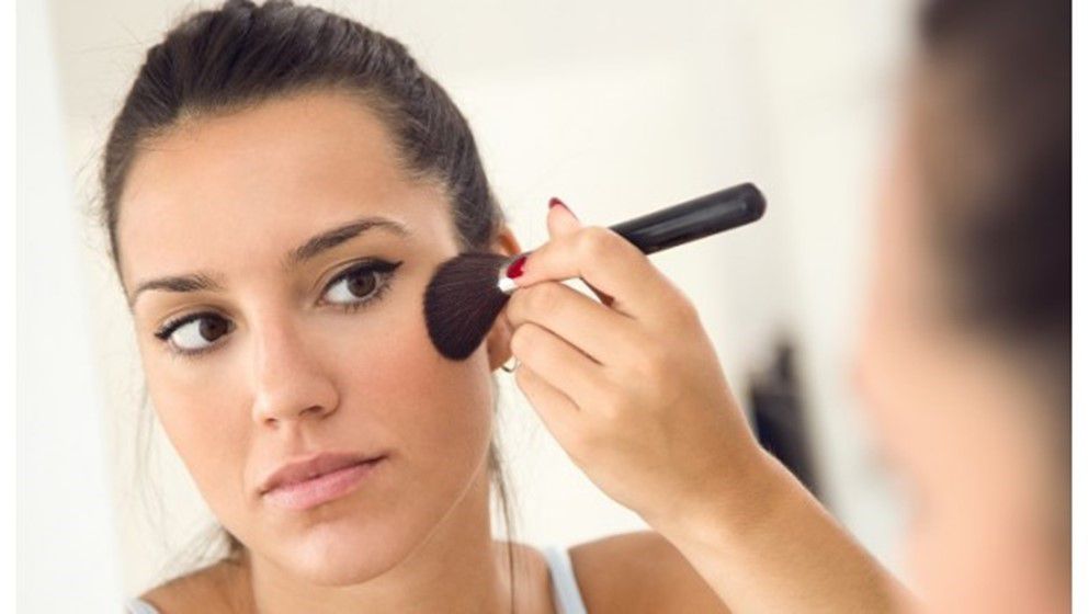 The Secrets of Successful Makeup: How to Choose Colors That Su...