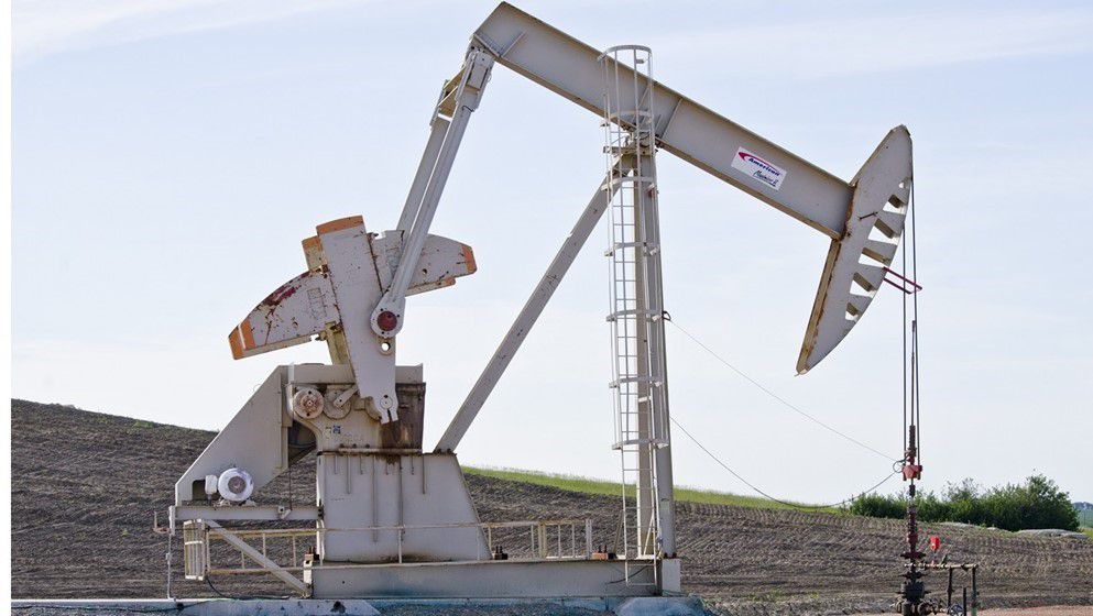 Digging oil begins under Jordan desert sand in southeast...