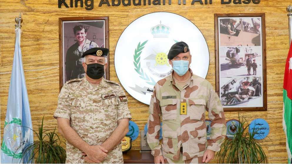 Chief of Staff meets with Norwegian general...