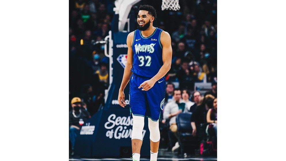 Karl-Anthony Towns wins three-point contest, Toppin earns NBA ...