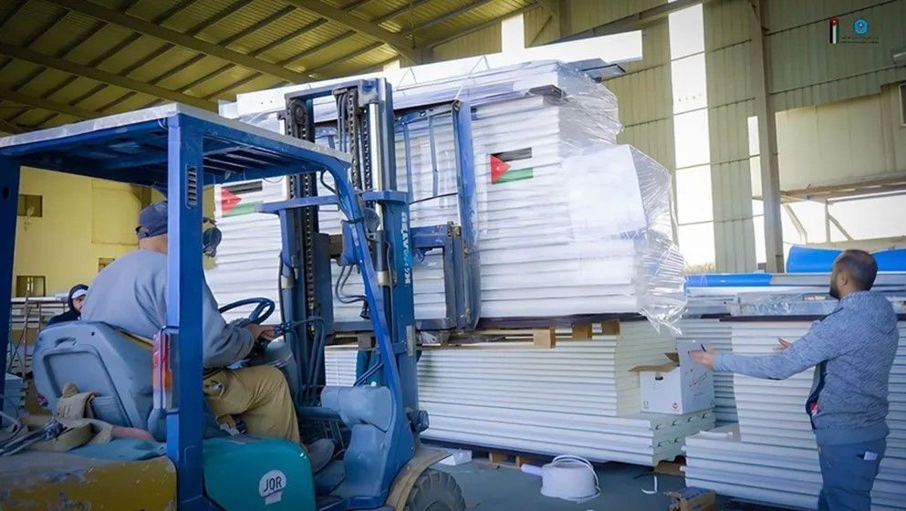 Jordan Begins Sending Prefabricated Homes to Gaza as Part of O...