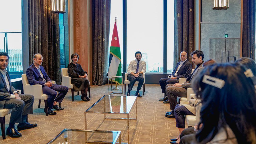 Crown Prince meets Jordan business leaders, entrepreneurs in T...