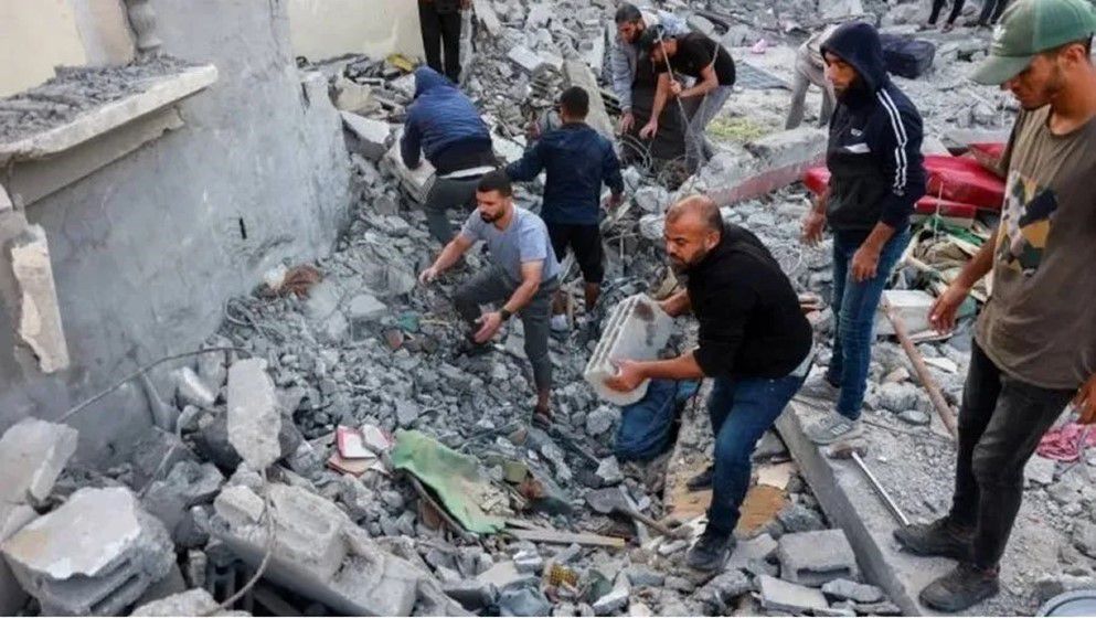 30 Martyrs in an Israeli Massacre in Shujaiya, Gaza Strip...