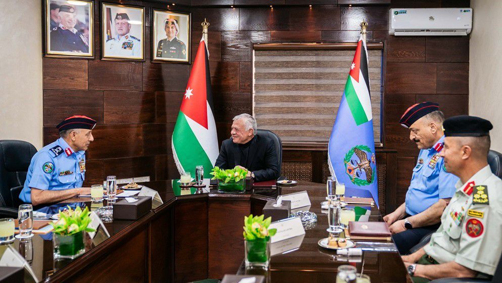 King visits Anti-Narcotics Department...