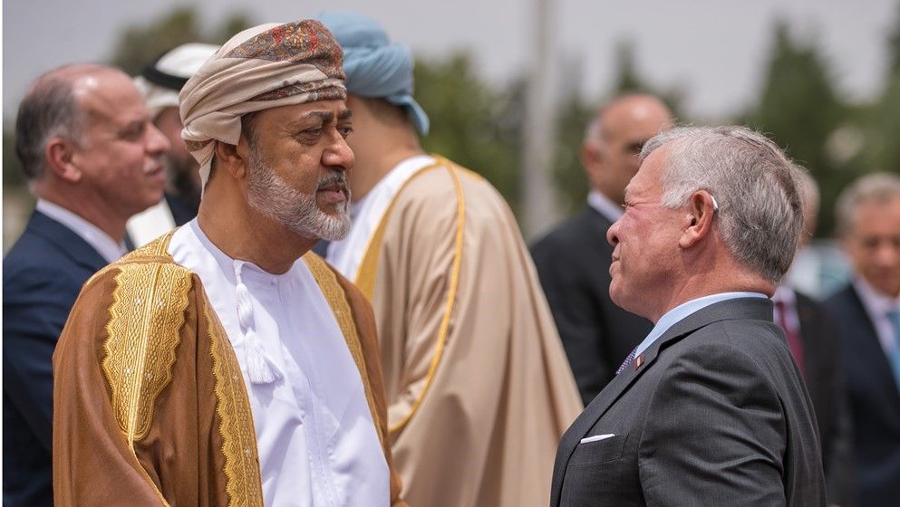 King, Crown Prince bid farewell to Oman Sultan...