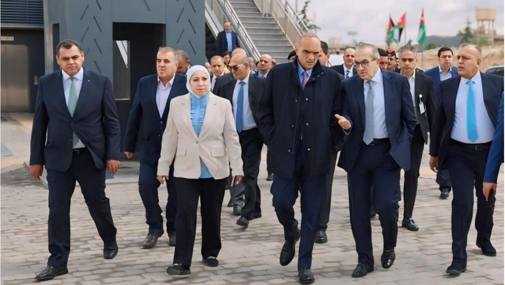 PM oversees progress of Amman-Zarqa BRT Project...