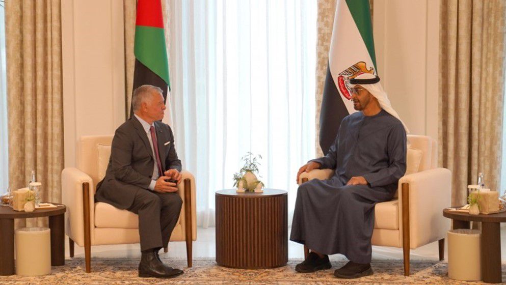 King meets UAE president in Abu Dhabi...