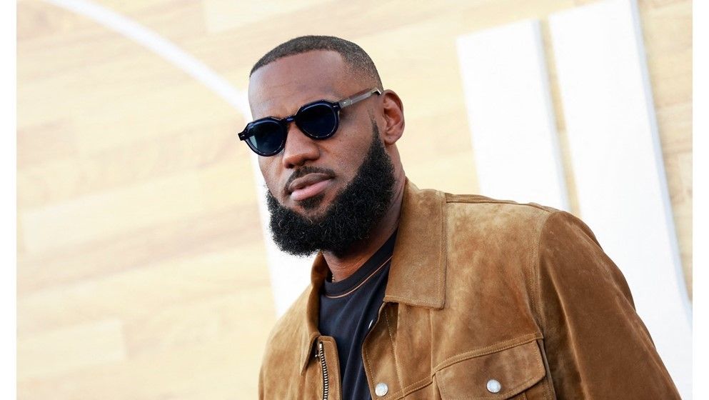 Forbes announces LeBron as first active NBA player worth $1b...