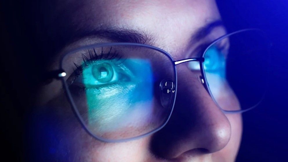 Explaining the Cause of Dizziness When Wearing Glasses...