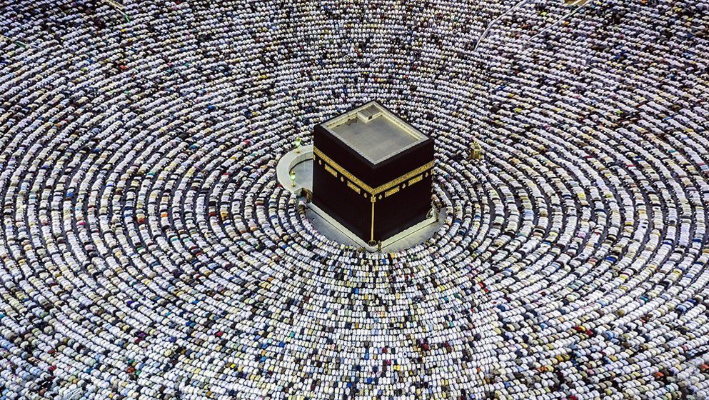 About 60 pilgrim buses left Mecca towards Jordan...