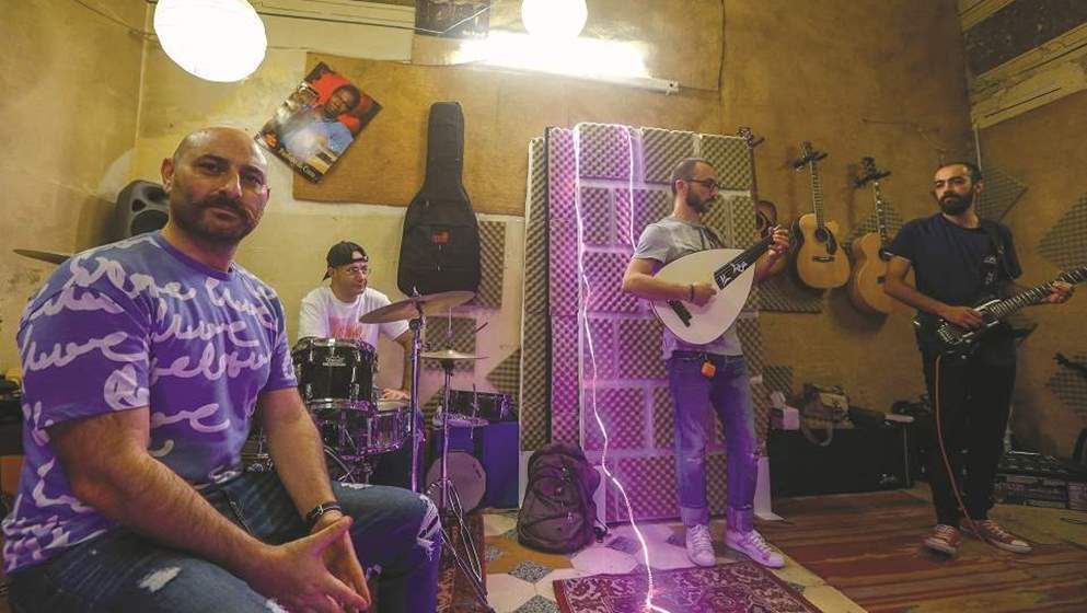 Singers in the dark: Syria 'power cut video' goes viral...