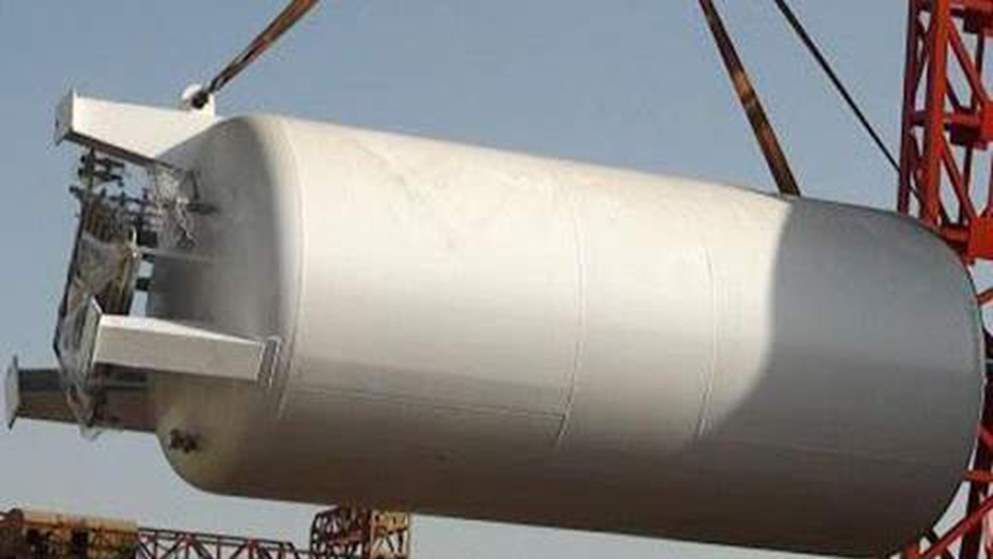 Hospital receives new oxygen tank...