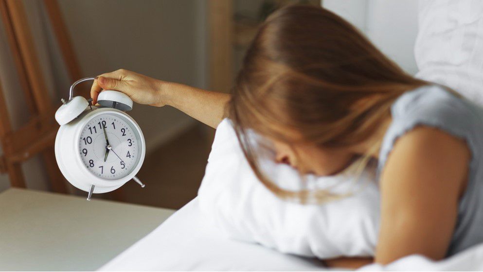 Early to bed and early to rise Tips and benefits...