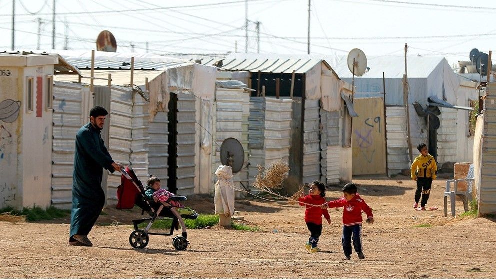 Refugees and host communities — perceptions and the way forwar...