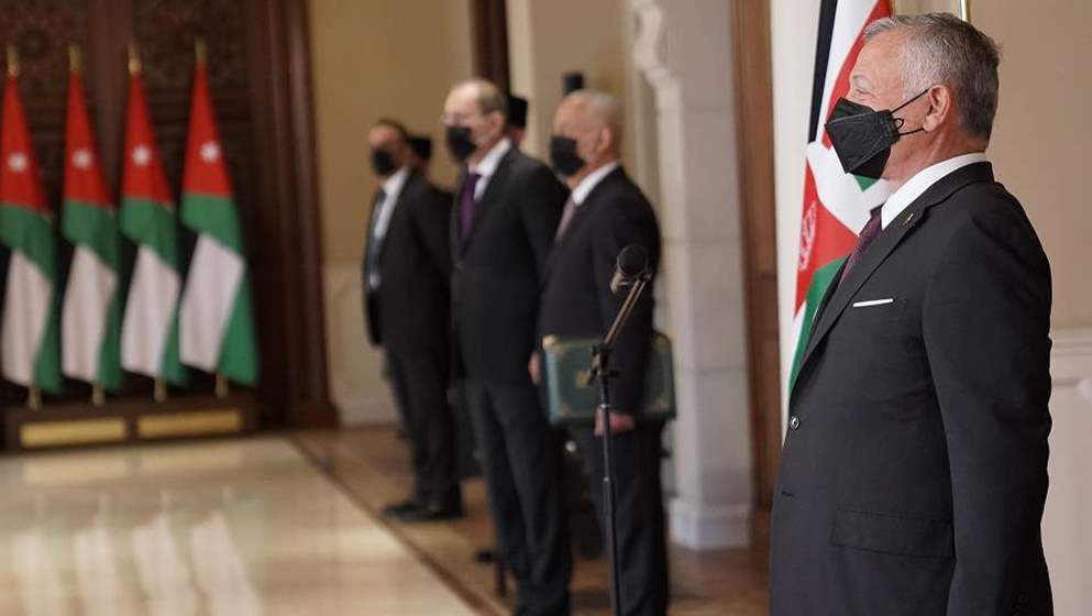 King accepts credentials of new ambassadors to Jordan...