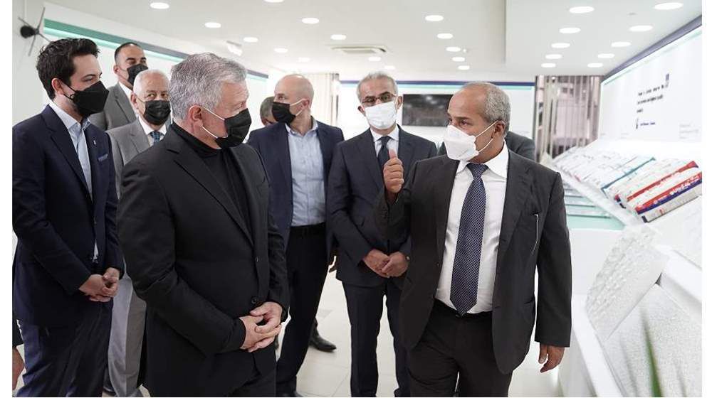 King visits Manaseer Industrial Complex in Qatraneh...