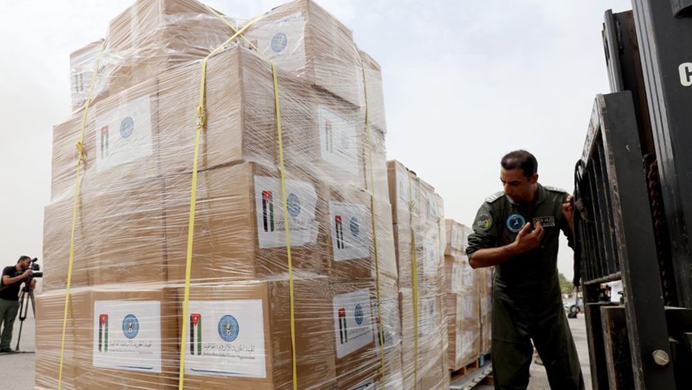 Jordan sends new humanitarian aid plane to Gaza...